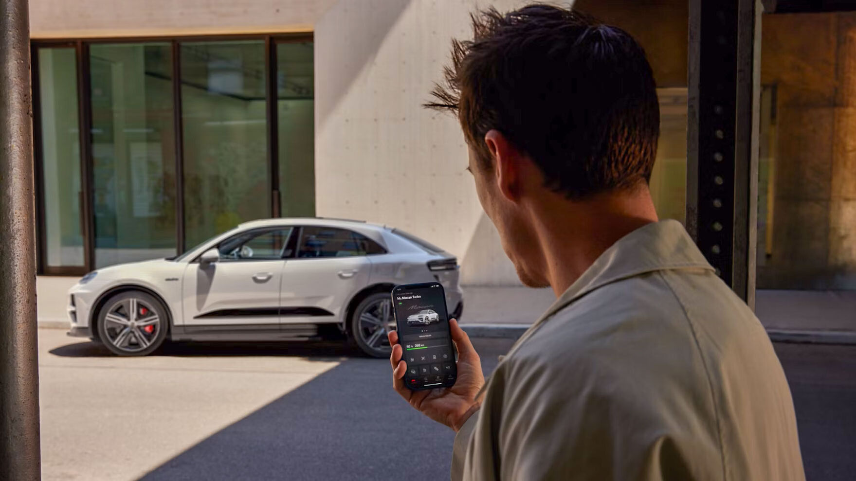 Laden von vollelektrischen Porsche Modellen - Porsche E-Performance & E ...