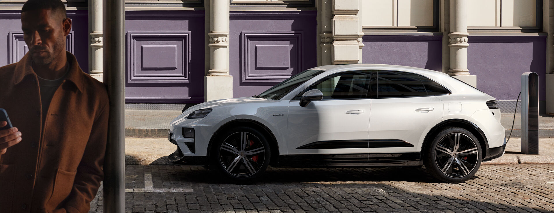 Laden von vollelektrischen Porsche Modellen - Porsche E-Performance & E ...